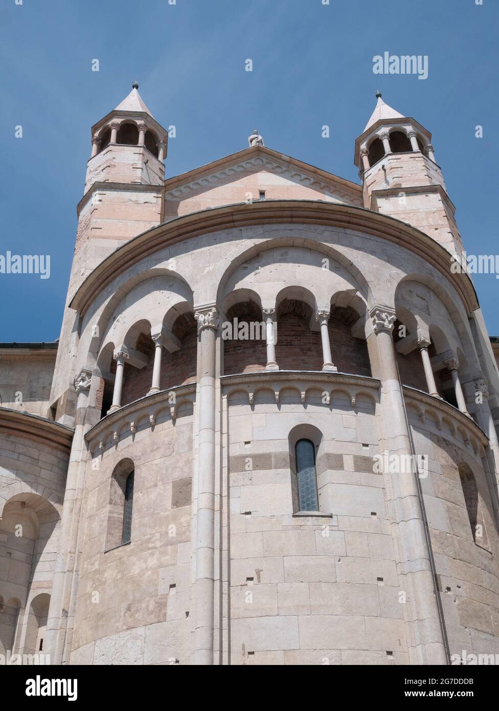 Modena cathedral exterior hi-res stock photography and images - Alamy