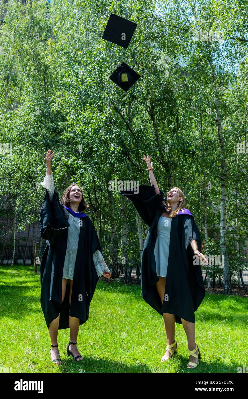 London, UK. 13th July, 2021. American tudents celebrate their ...