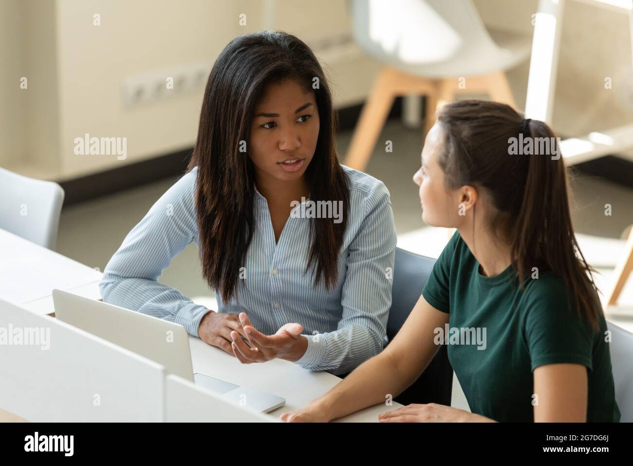 Two girls woman study hi-res stock photography and images - Alamy