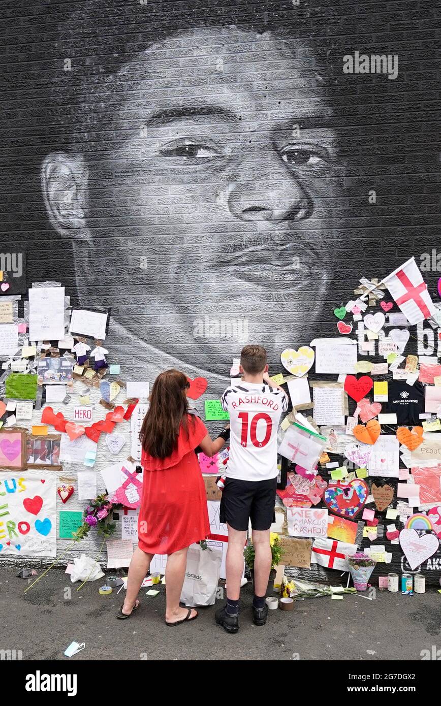 Mackenzie Robertson and his mother Sally Coles-Robertson put up a ...