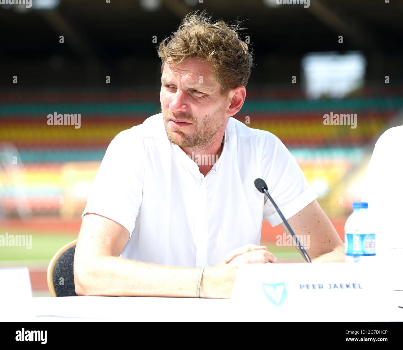 American professional football conference hi-res stock photography and ...