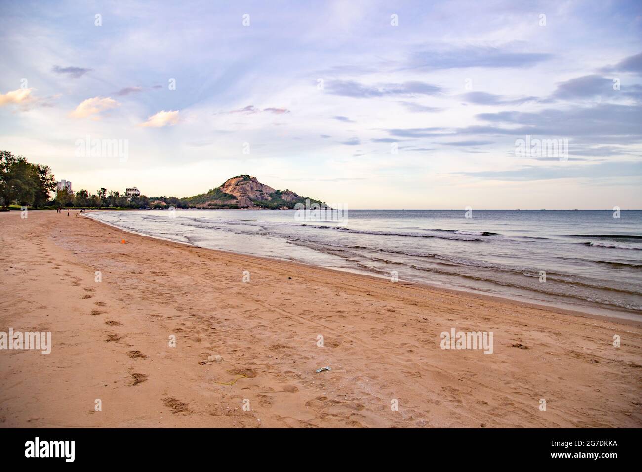 Suan Son Pradipat Beach at sunset in Prachuap Khiri Khan, Thailand ...