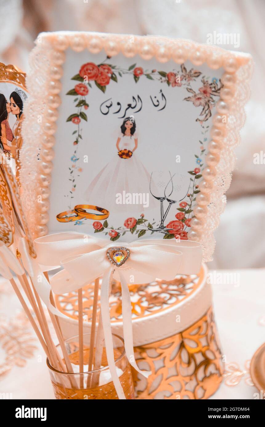 A sign that says I am the bride. Moroccan wedding traditions Stock ...