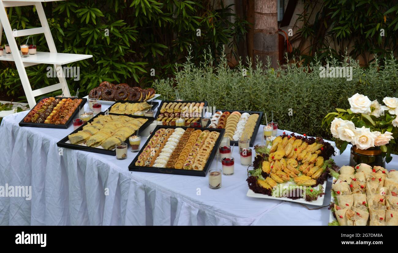 Moroccan shortbread hi-res stock photography and images - Alamy