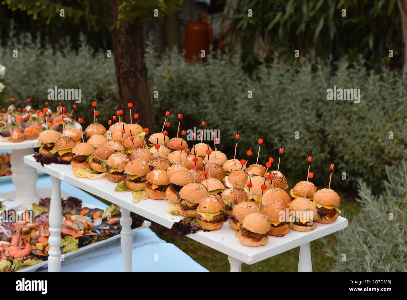 Self service food hi-res stock photography and images - Alamy