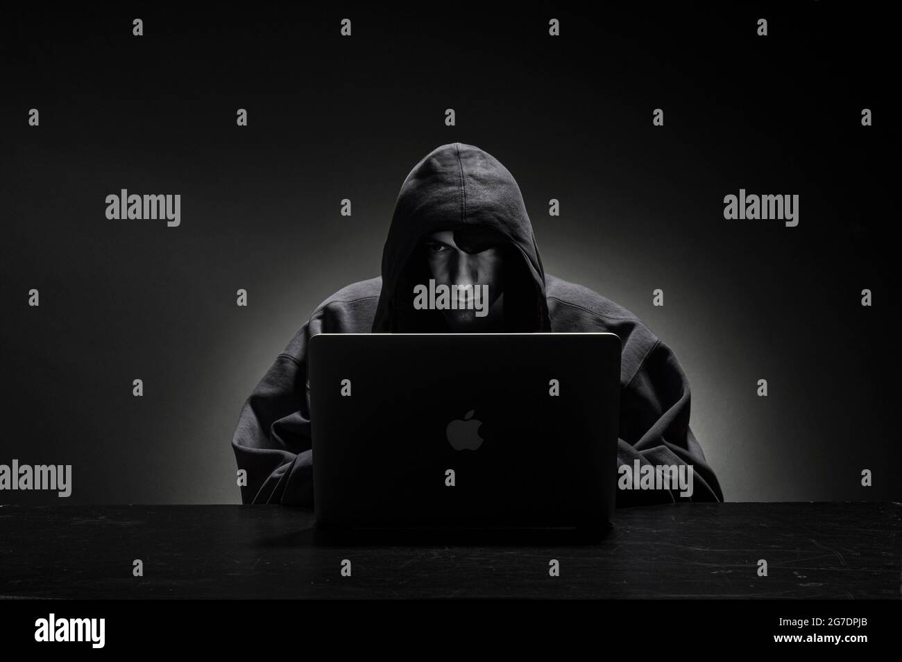 Dark web hi-res stock photography and images - Alamy