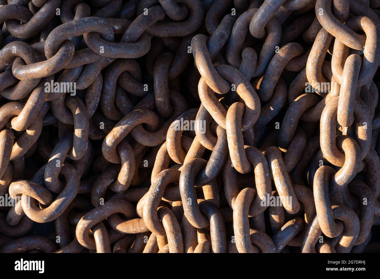 Thick anchor chain hi-res stock photography and images - Alamy