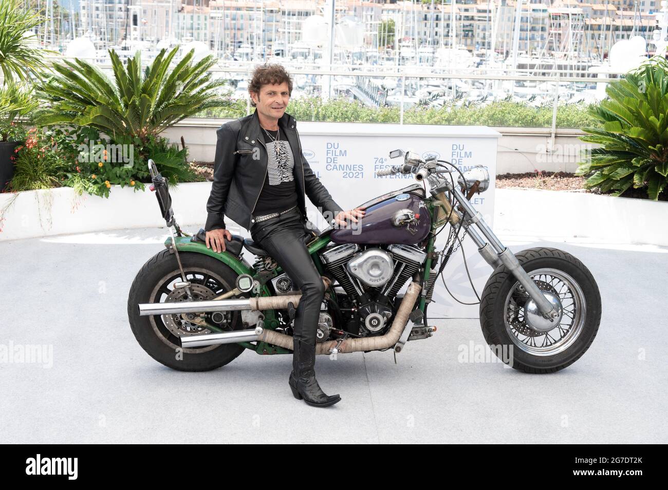Francois Creton attends the Les Heroiques/The Heroics photocall during ...