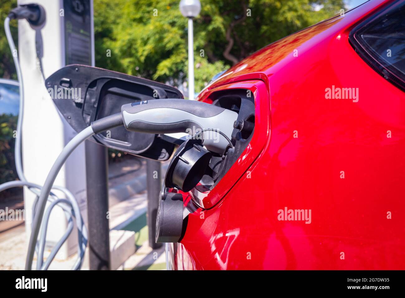Battery charging facilities hi-res stock photography and images - Alamy