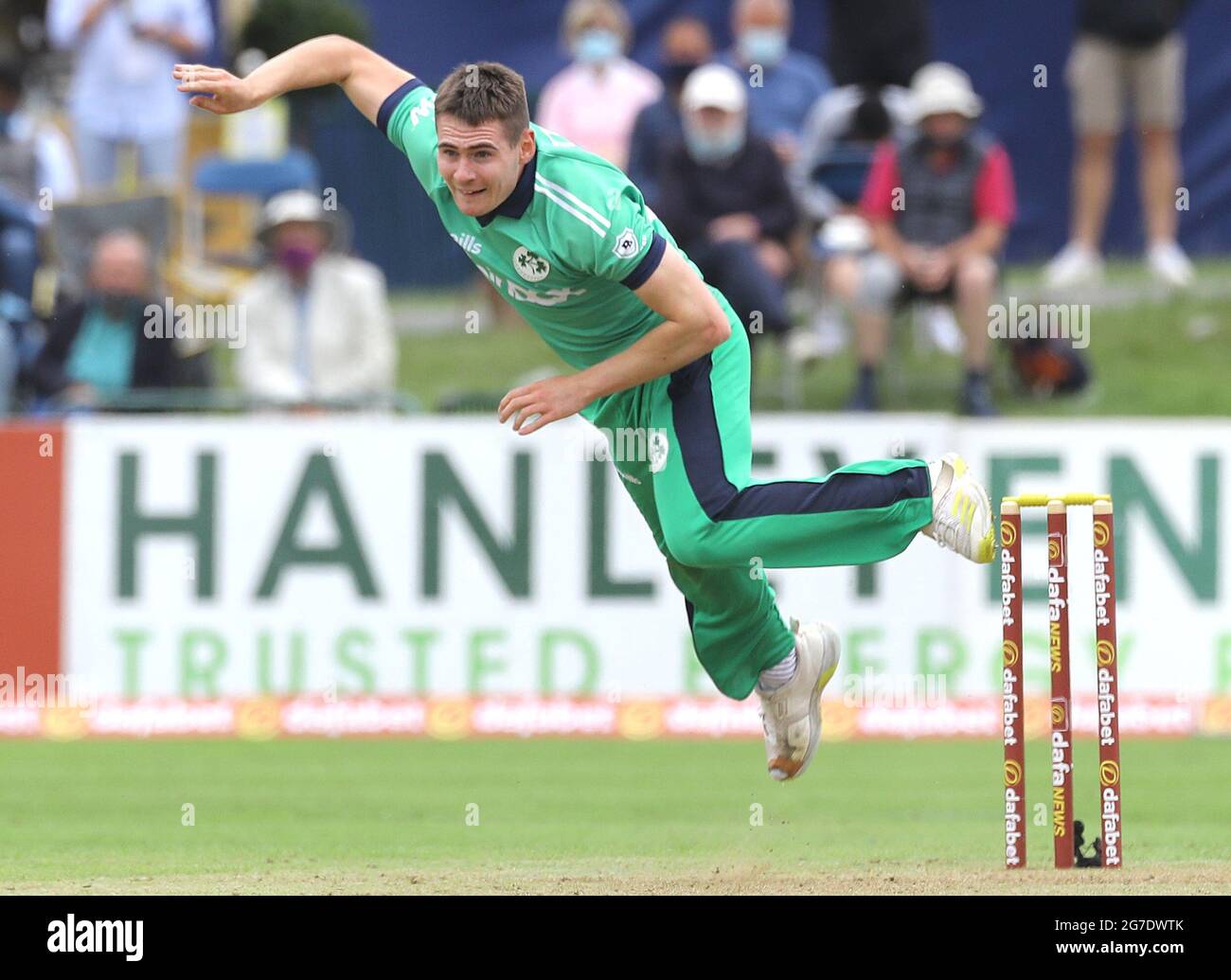 Josh little cricket hi-res stock photography and images - Alamy