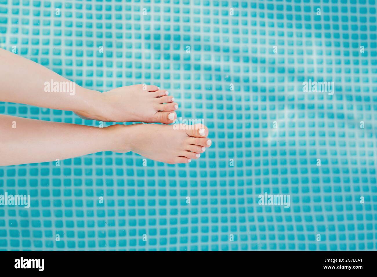 Woman swimming outdoor pool hi-res stock photography and images - Alamy