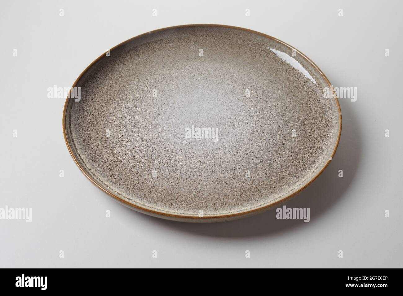 Chipped plate empty hi-res stock photography and images - Alamy