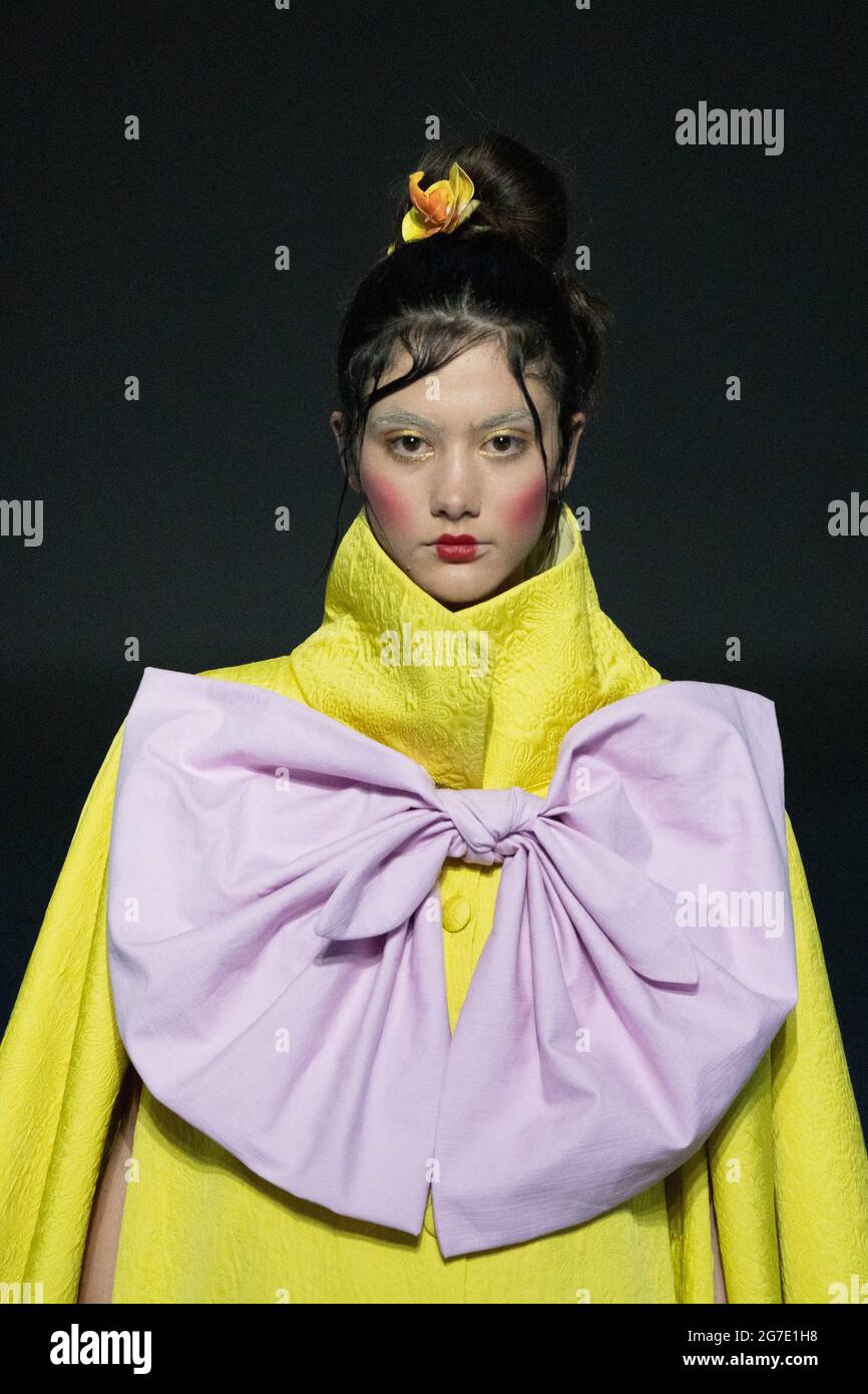 Roma - Models catwalk in Cinecittà Studios for AltaRoma 2021 Stock ...