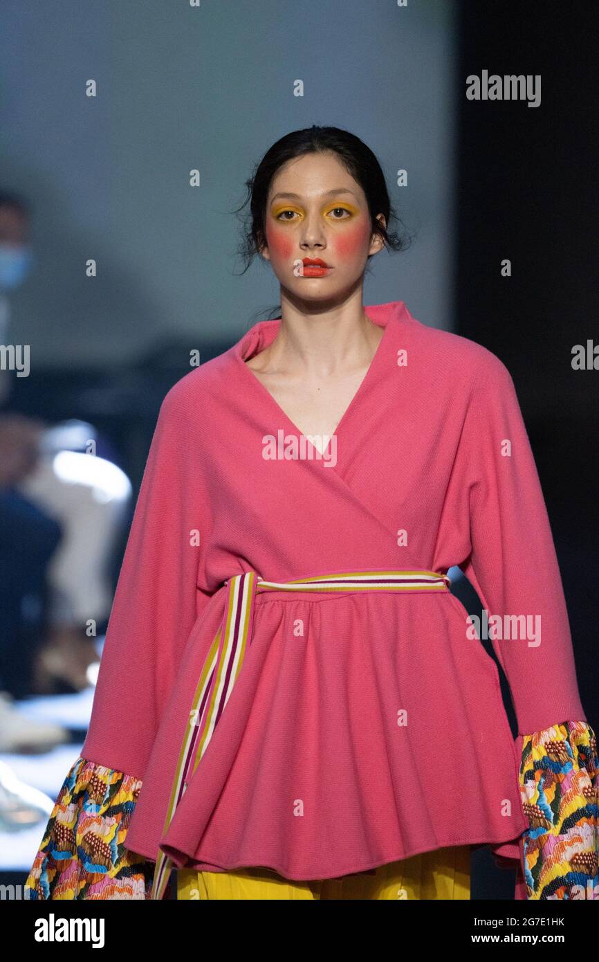 Roma - Models catwalk in Cinecittà Studios for AltaRoma 2021 Stock ...