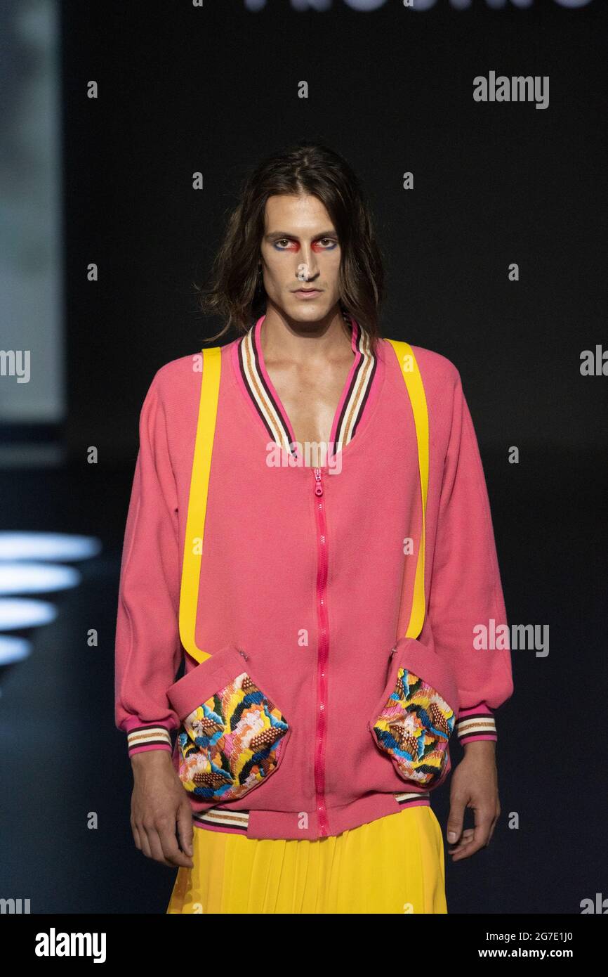 Roma - Models catwalk in Cinecittà Studios for AltaRoma 2021 Stock ...