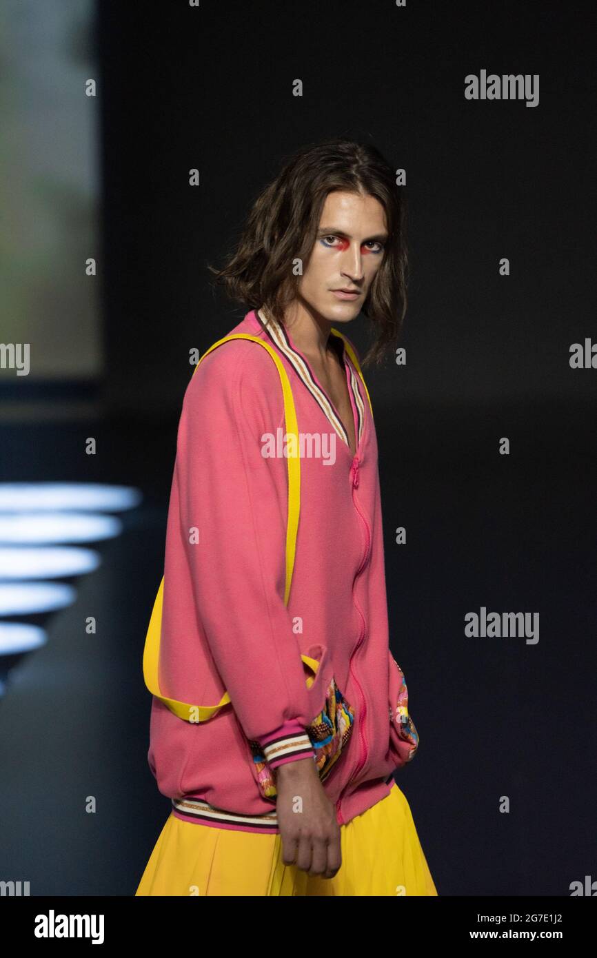 Roma - Models catwalk in Cinecittà Studios for AltaRoma 2021 Stock ...