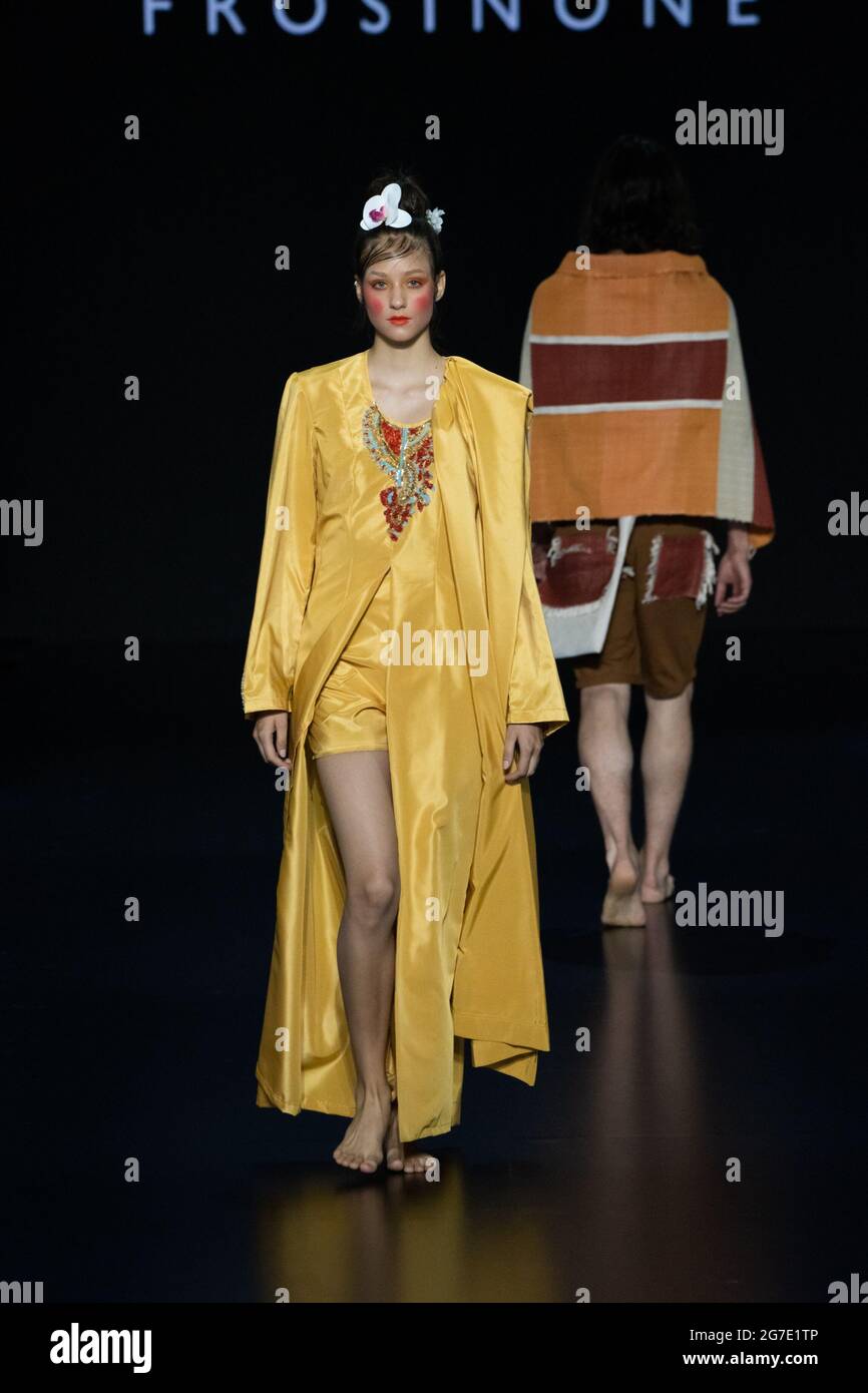 Roma - Models catwalk in Cinecittà Studios for AltaRoma 2021 Stock ...