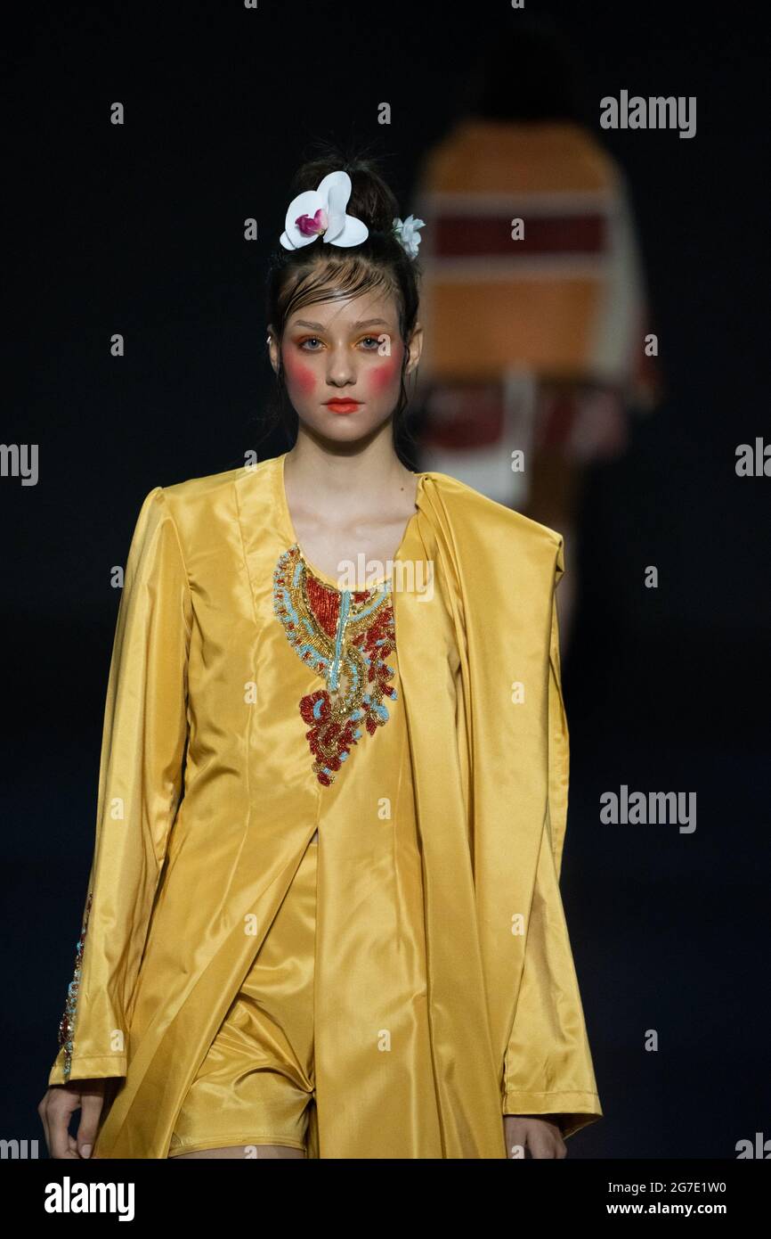 Roma - Models catwalk in Cinecittà Studios for AltaRoma 2021 Stock ...