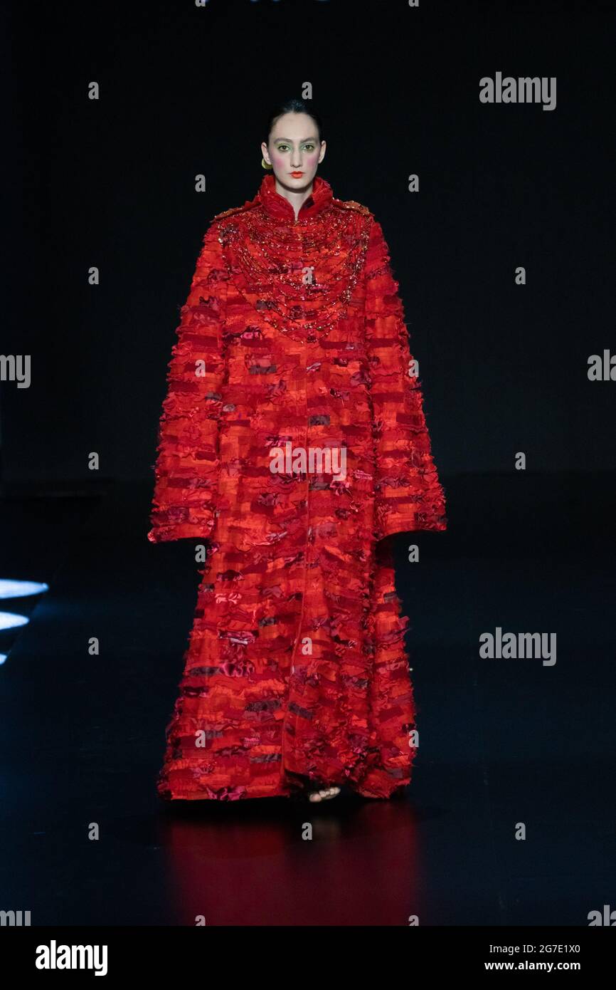 Roma - Models catwalk in Cinecittà Studios for AltaRoma 2021 Stock ...