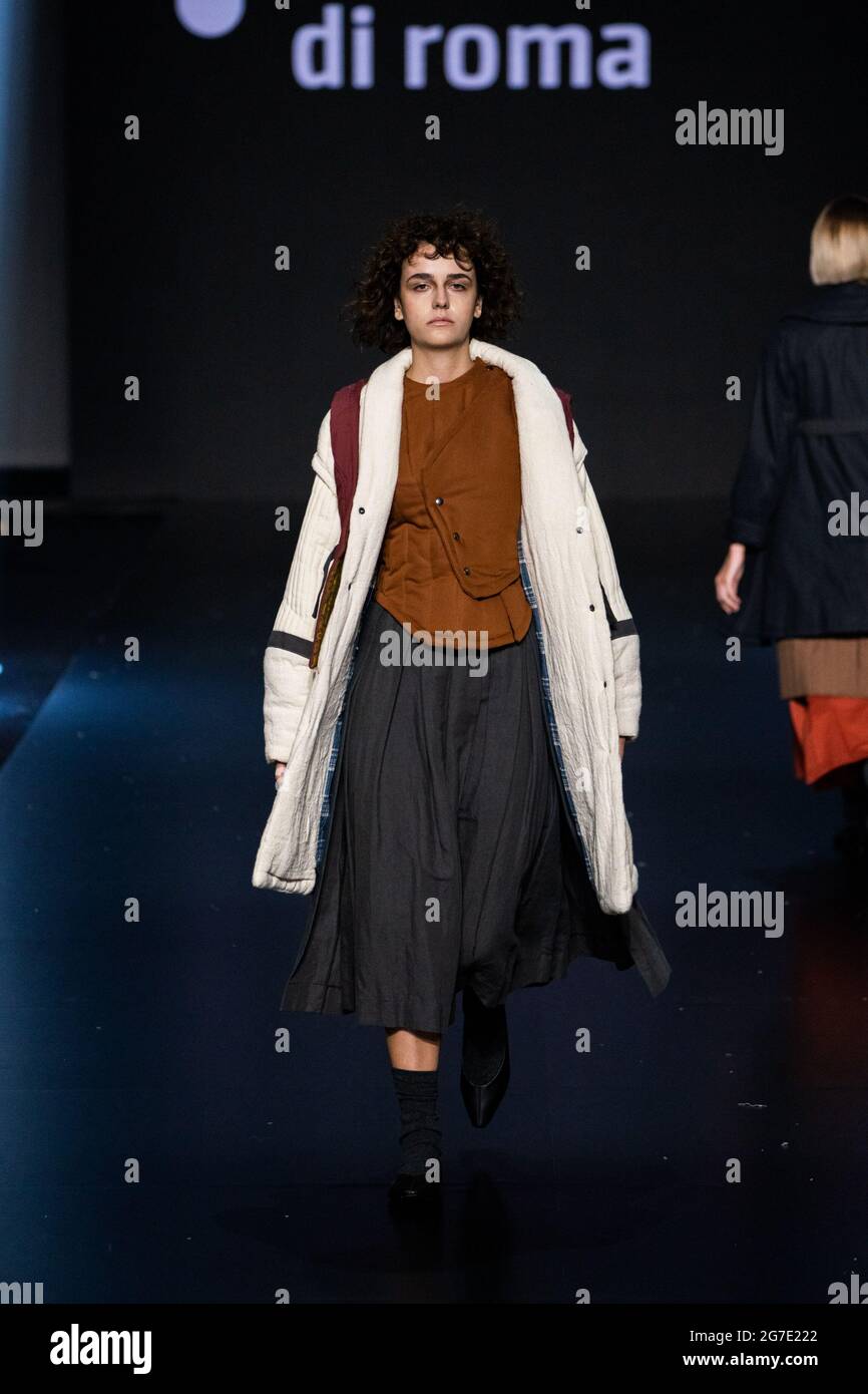 Roma - Models catwalk in Cinecittà Studios for AltaRoma 2021 Stock ...