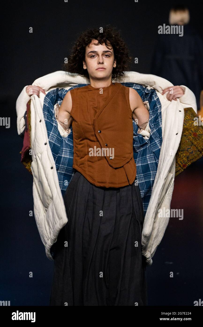 Roma - Models catwalk in Cinecittà Studios for AltaRoma 2021 Stock ...