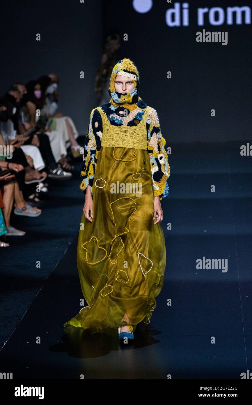 Roma - Models catwalk in Cinecittà Studios for AltaRoma 2021 Stock ...