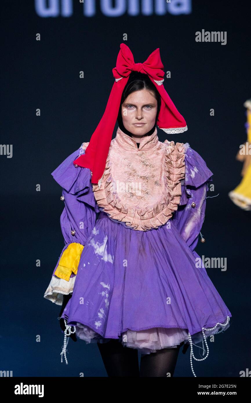 Roma - Models catwalk in Cinecittà Studios for AltaRoma 2021 Stock ...