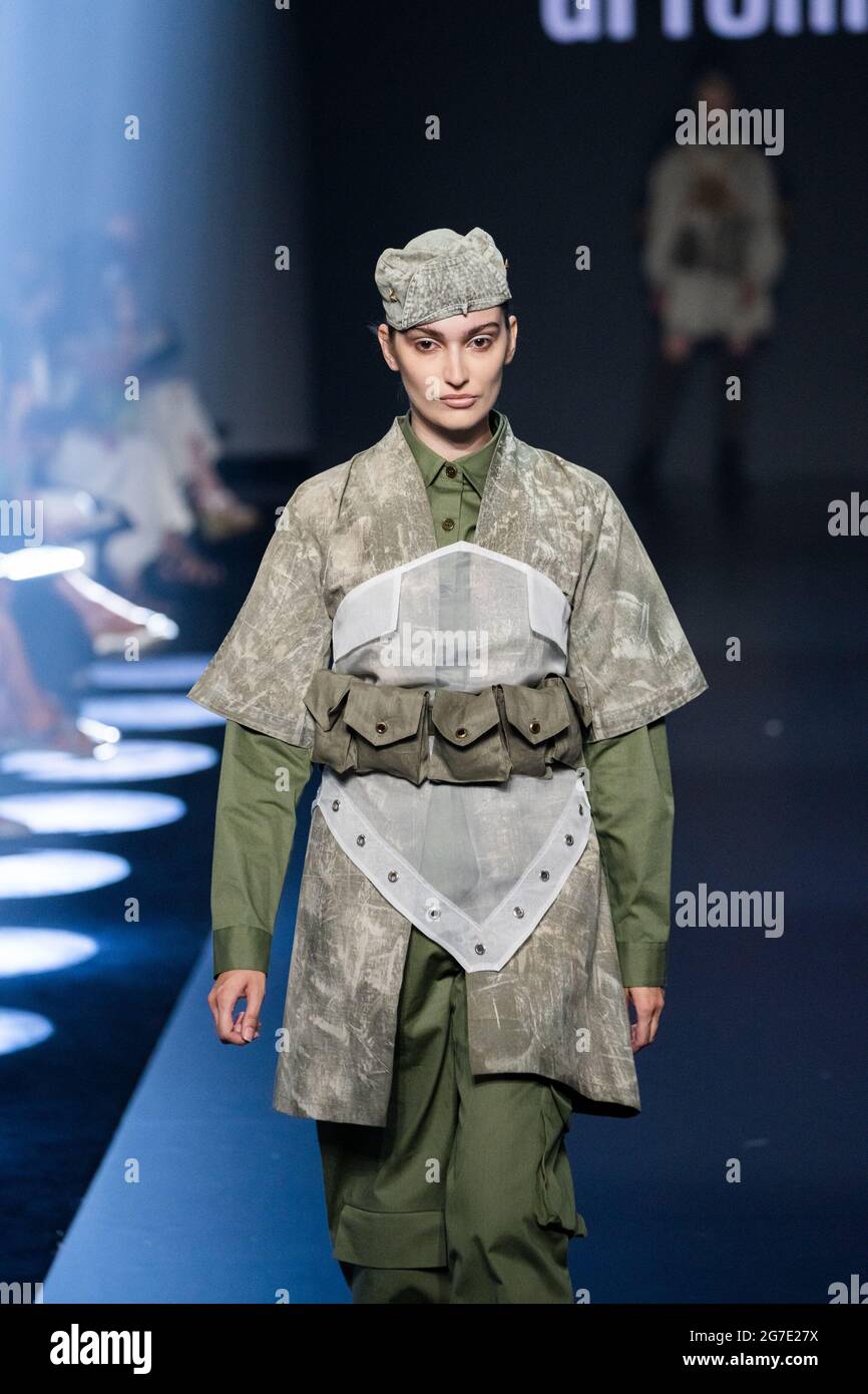 Roma - Models catwalk in Cinecittà Studios for AltaRoma 2021 Stock ...