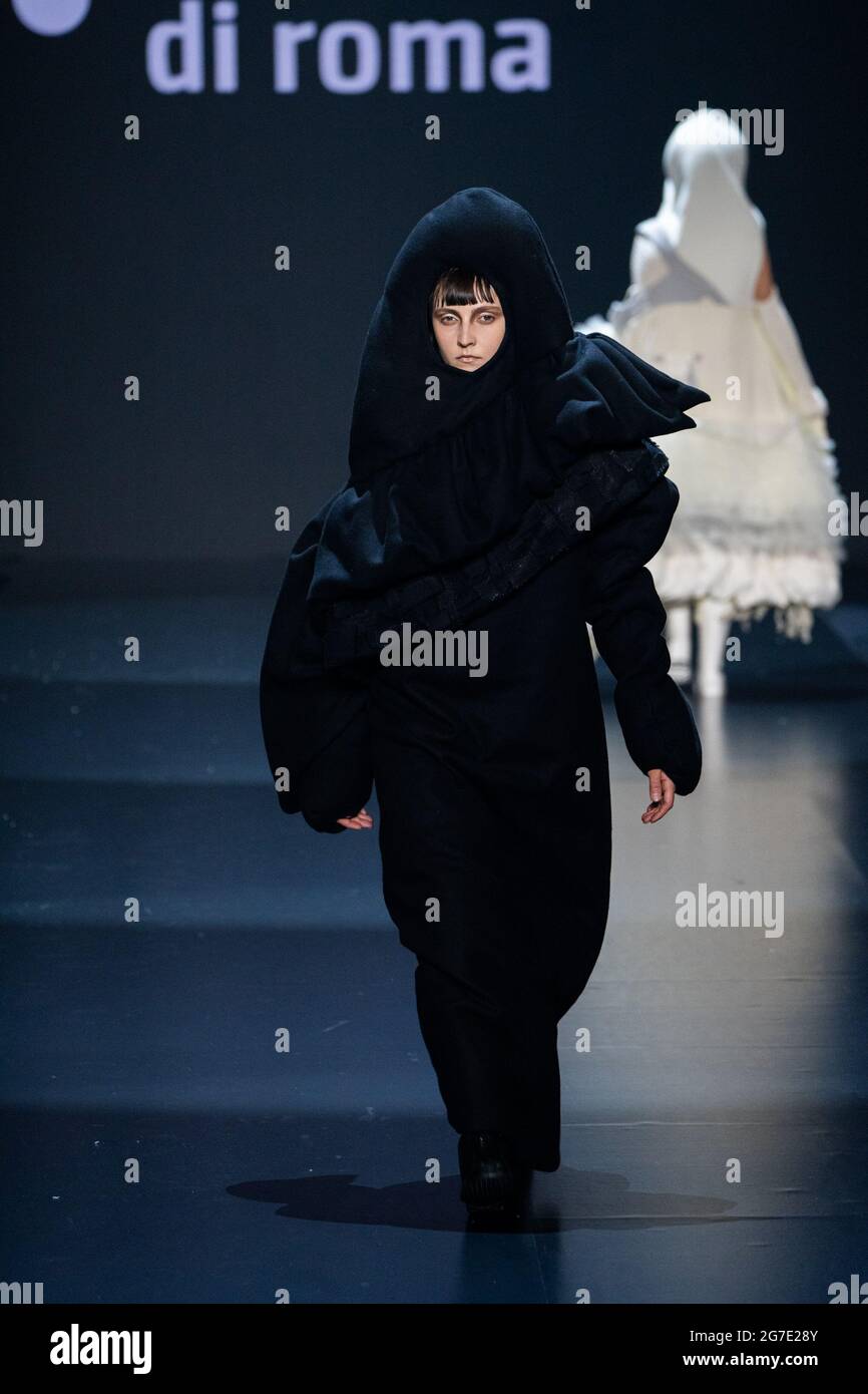 Roma - Models catwalk in Cinecittà Studios for AltaRoma 2021 Stock ...