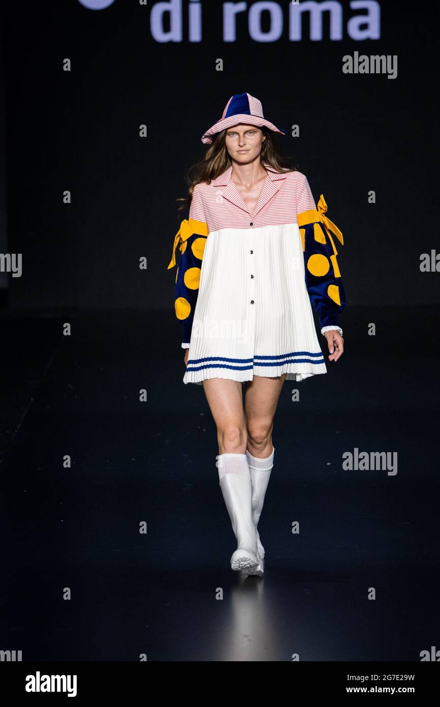 Roma - Models catwalk in Cinecittà Studios for AltaRoma 2021 Stock ...