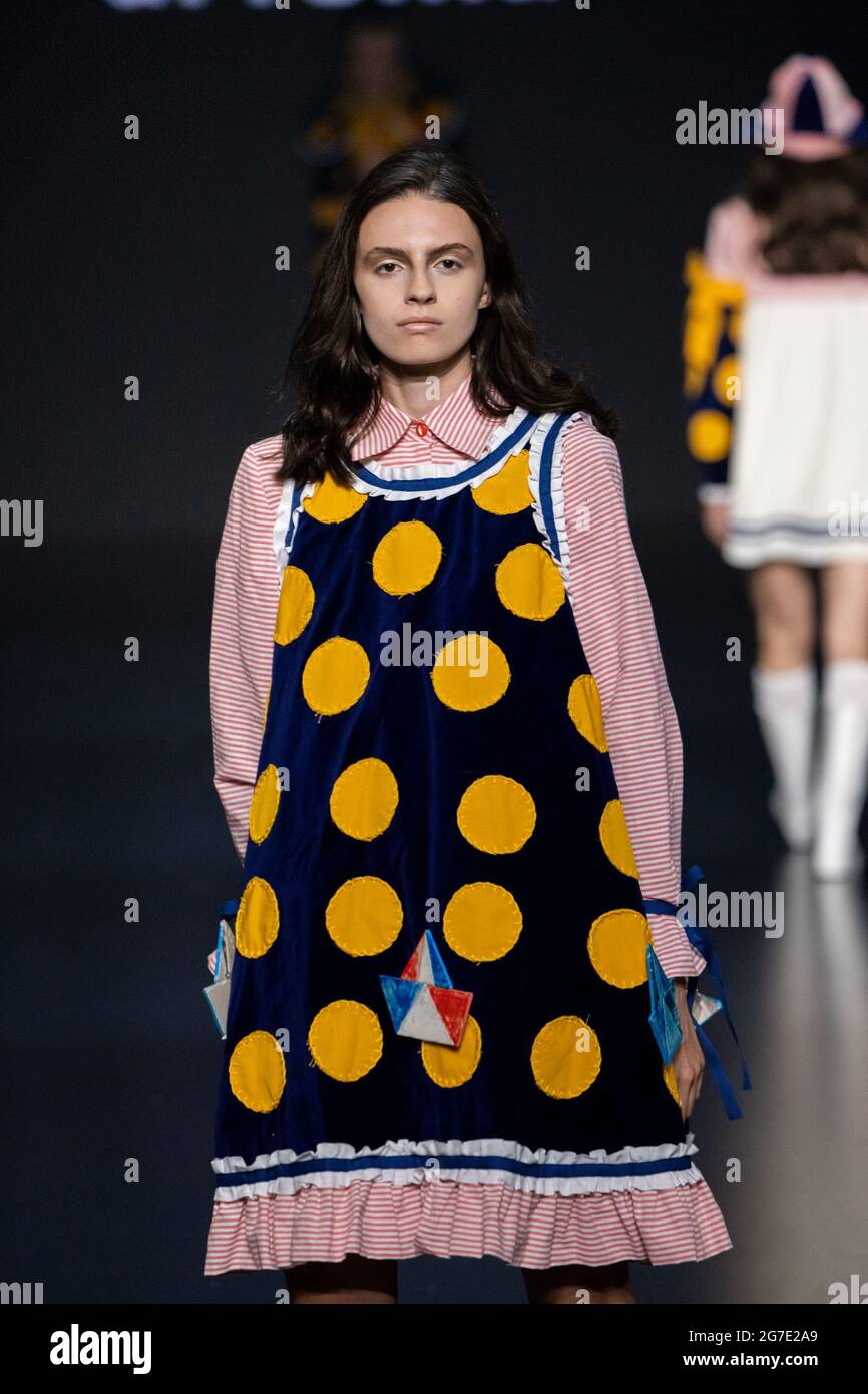 Roma - Models catwalk in Cinecittà Studios for AltaRoma 2021 Stock ...