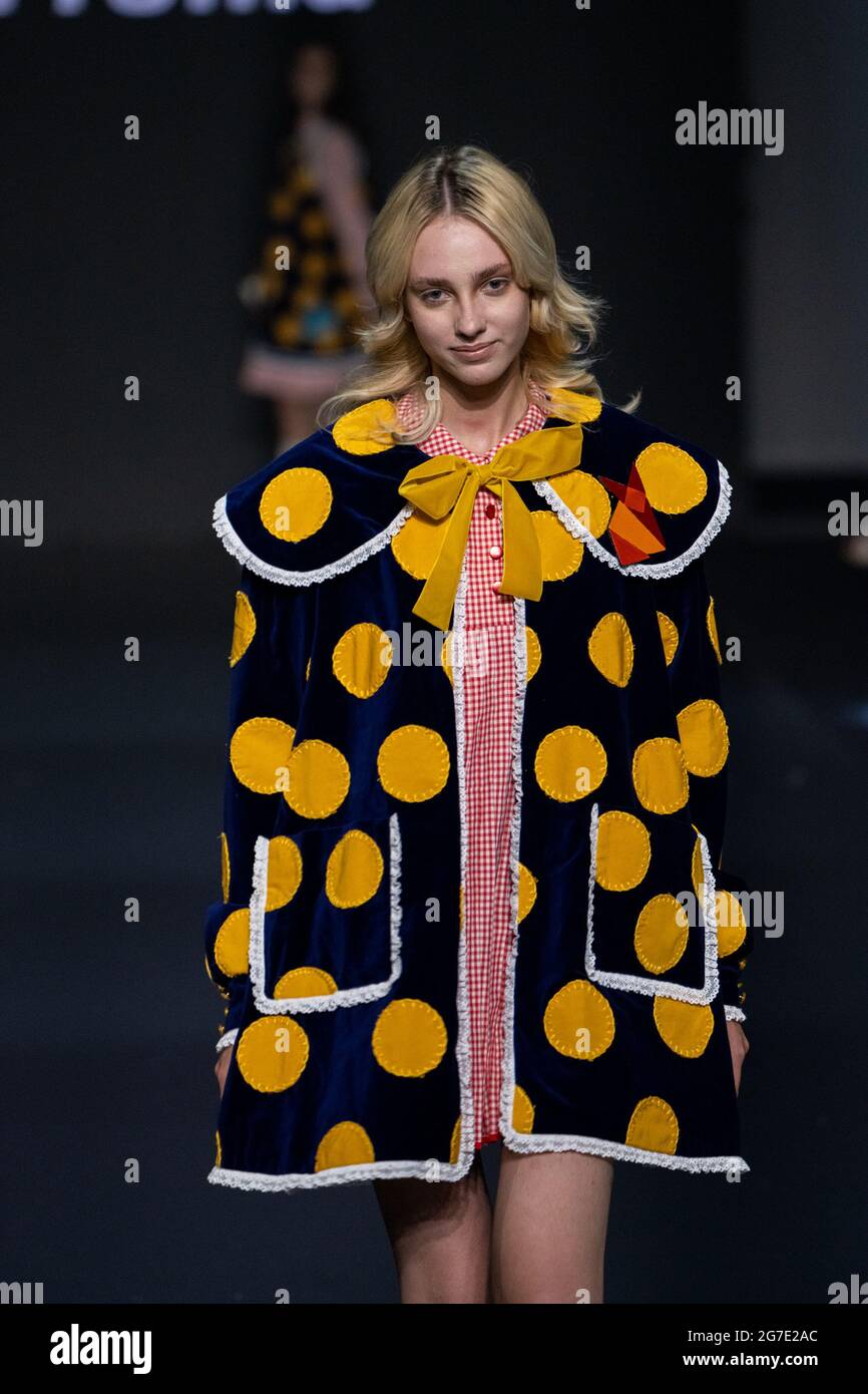 Roma - Models catwalk in Cinecittà Studios for AltaRoma 2021 Stock ...