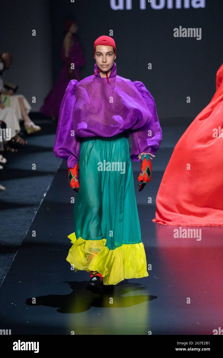 Roma - Models catwalk in Cinecittà Studios for AltaRoma 2021 Stock ...