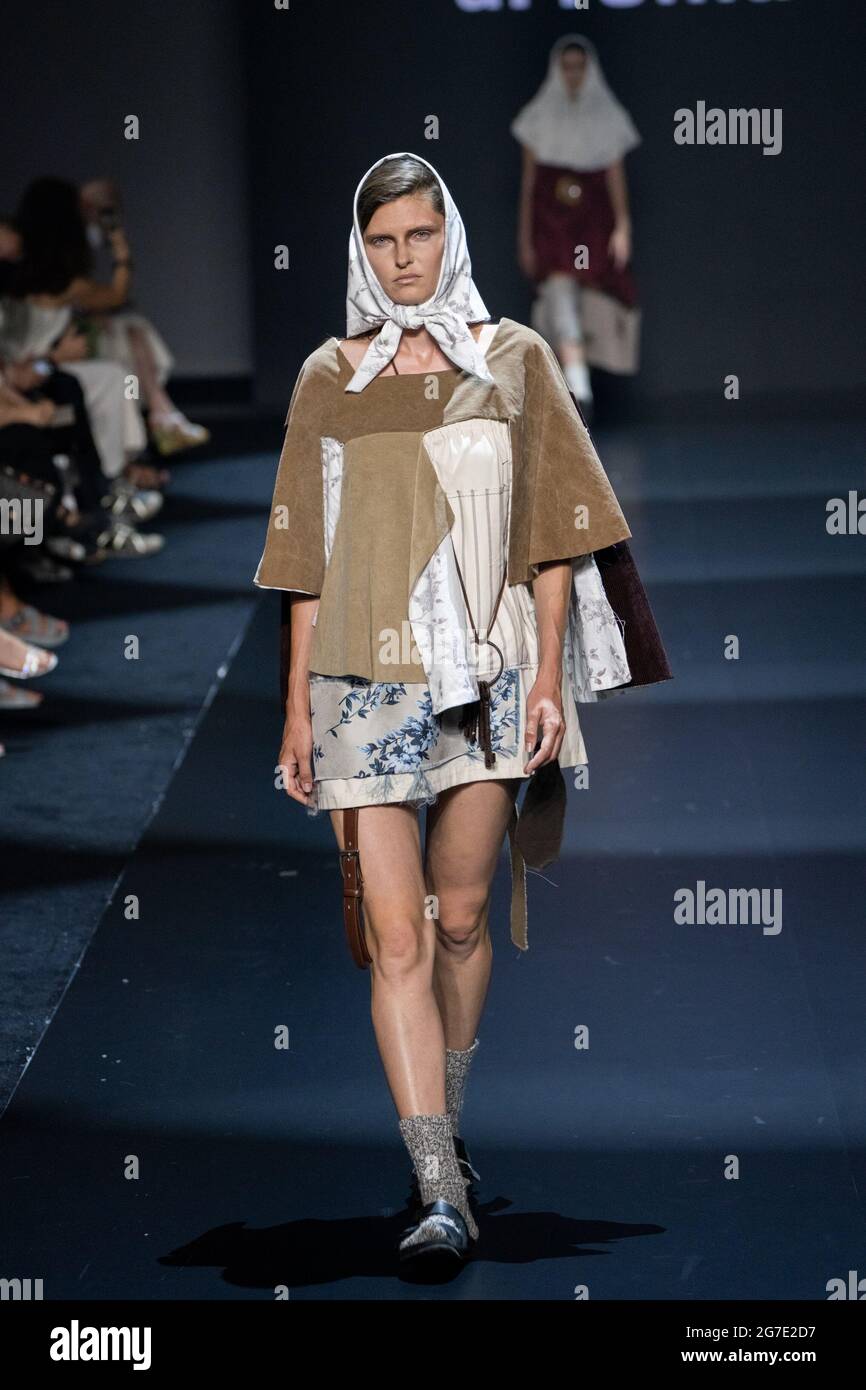 Roma - Models catwalk in Cinecittà Studios for AltaRoma 2021 Stock ...