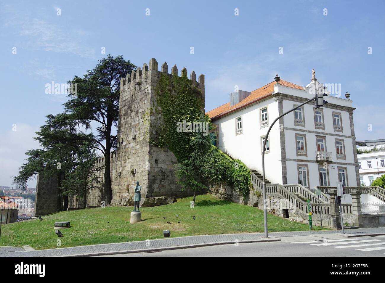 Fernandine wall porto portugal hi-res stock photography and images - Alamy
