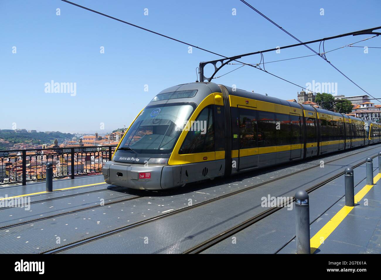 Train crossing Dom Luís I Bridge, Porto Metro, Metro do Porto, Portugal ...