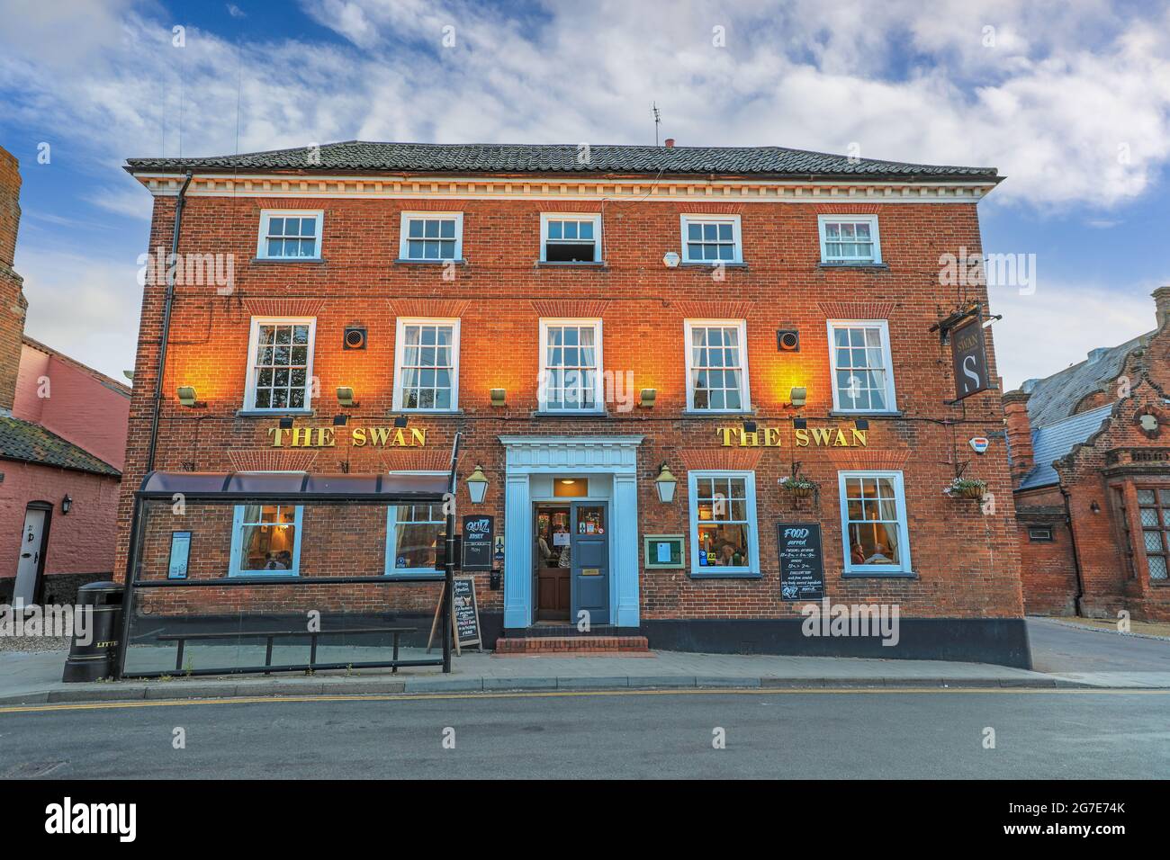 Norfolk village pub hi-res stock photography and images - Alamy