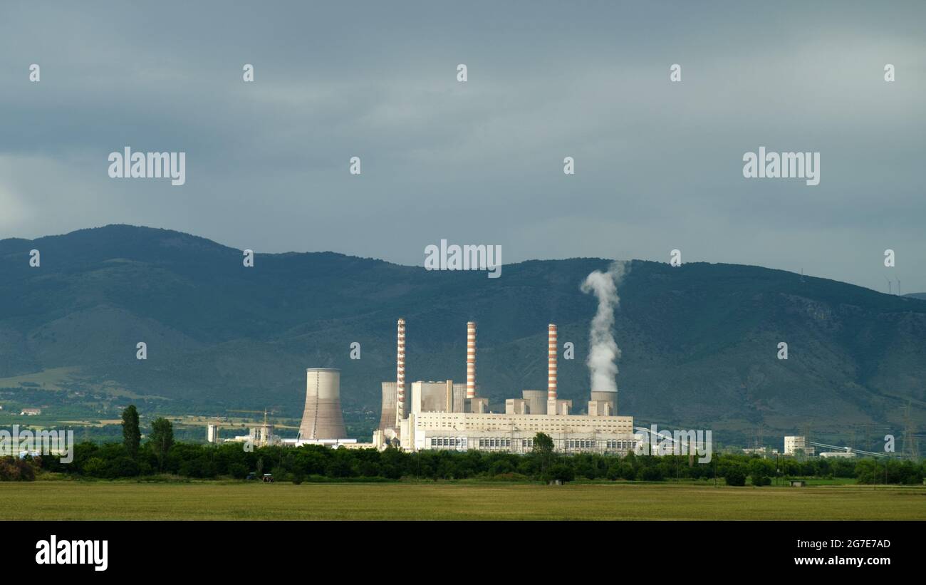 Countryside factory hi-res stock photography and images - Alamy