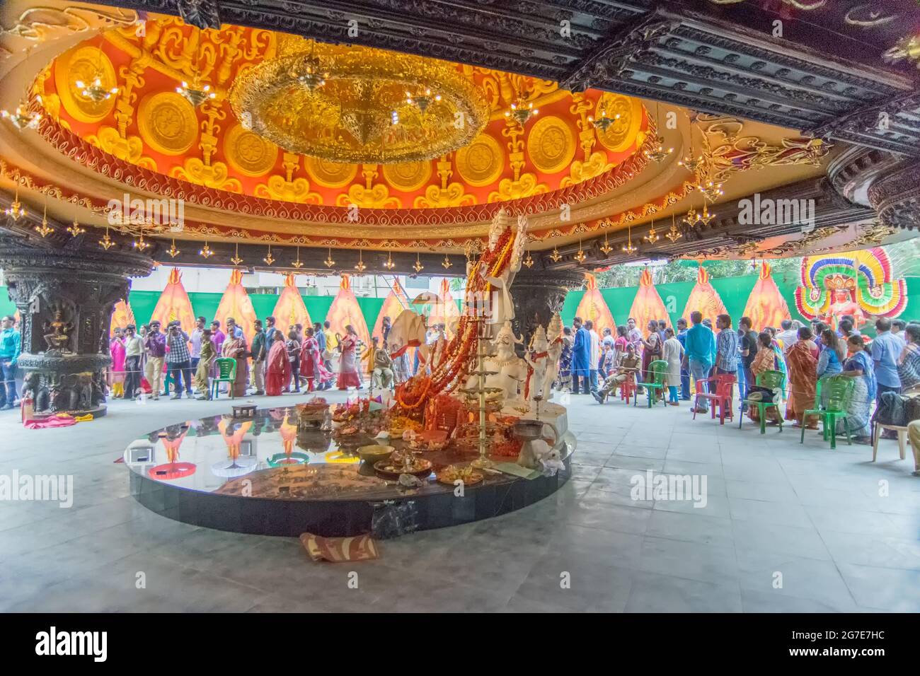 KOLKATA , INDIA - OCTOBER 21, 2015 : Beautiful interior of decorated ...