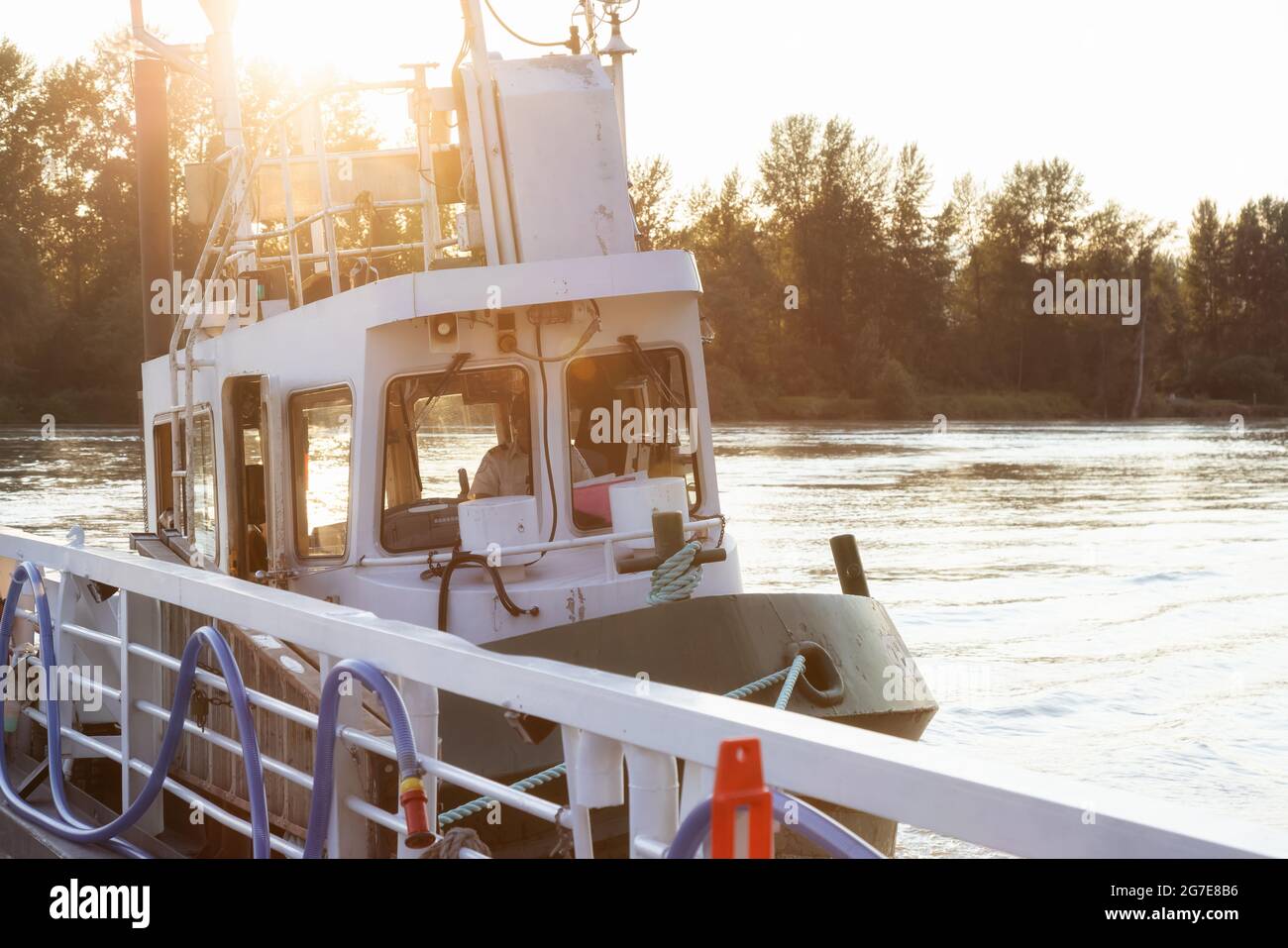 Barnston Island Ferry going across Fraser River Stock Photo - Alamy