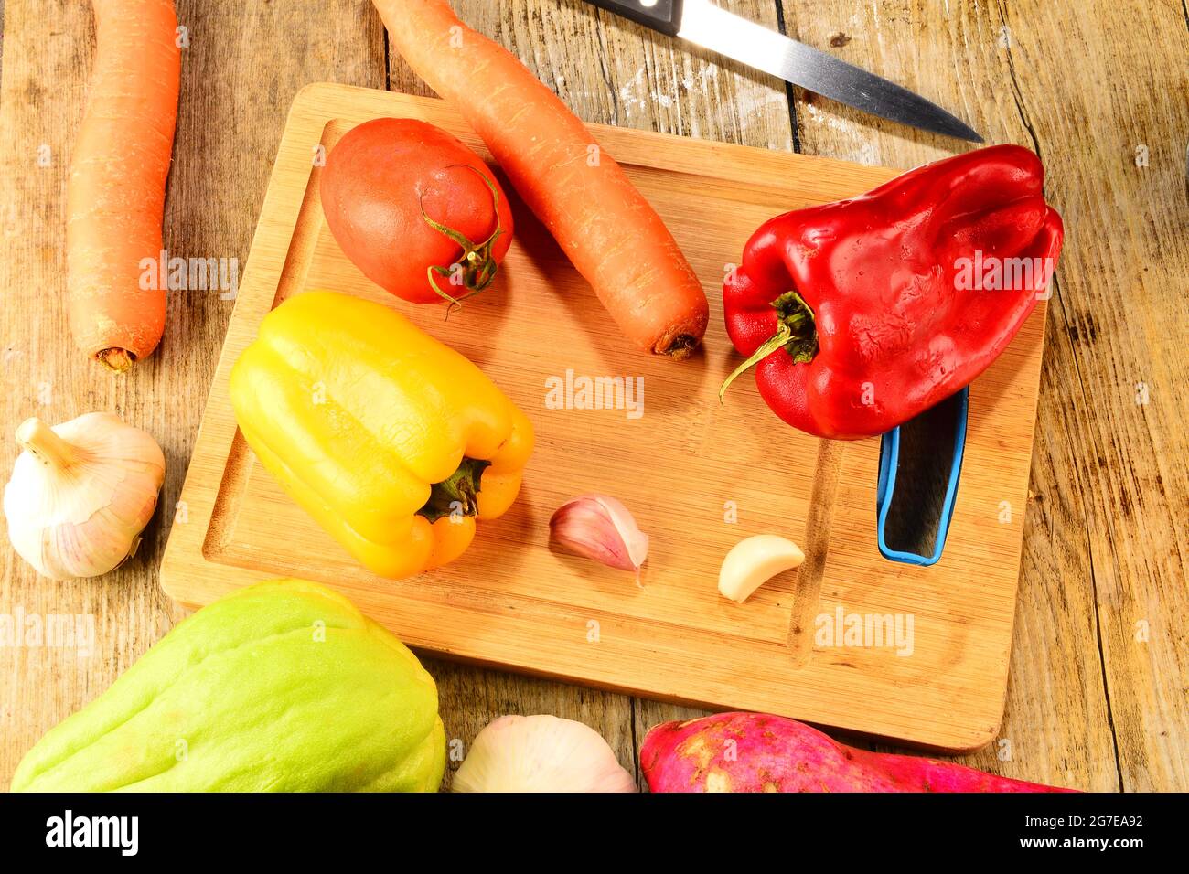 Mix of vegetables in the kitchen Stock Photo - Alamy