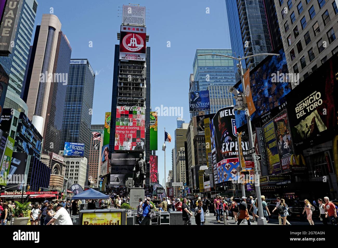 Tourists gathering at Times Square in Manhattan, in New York City Stock ...
