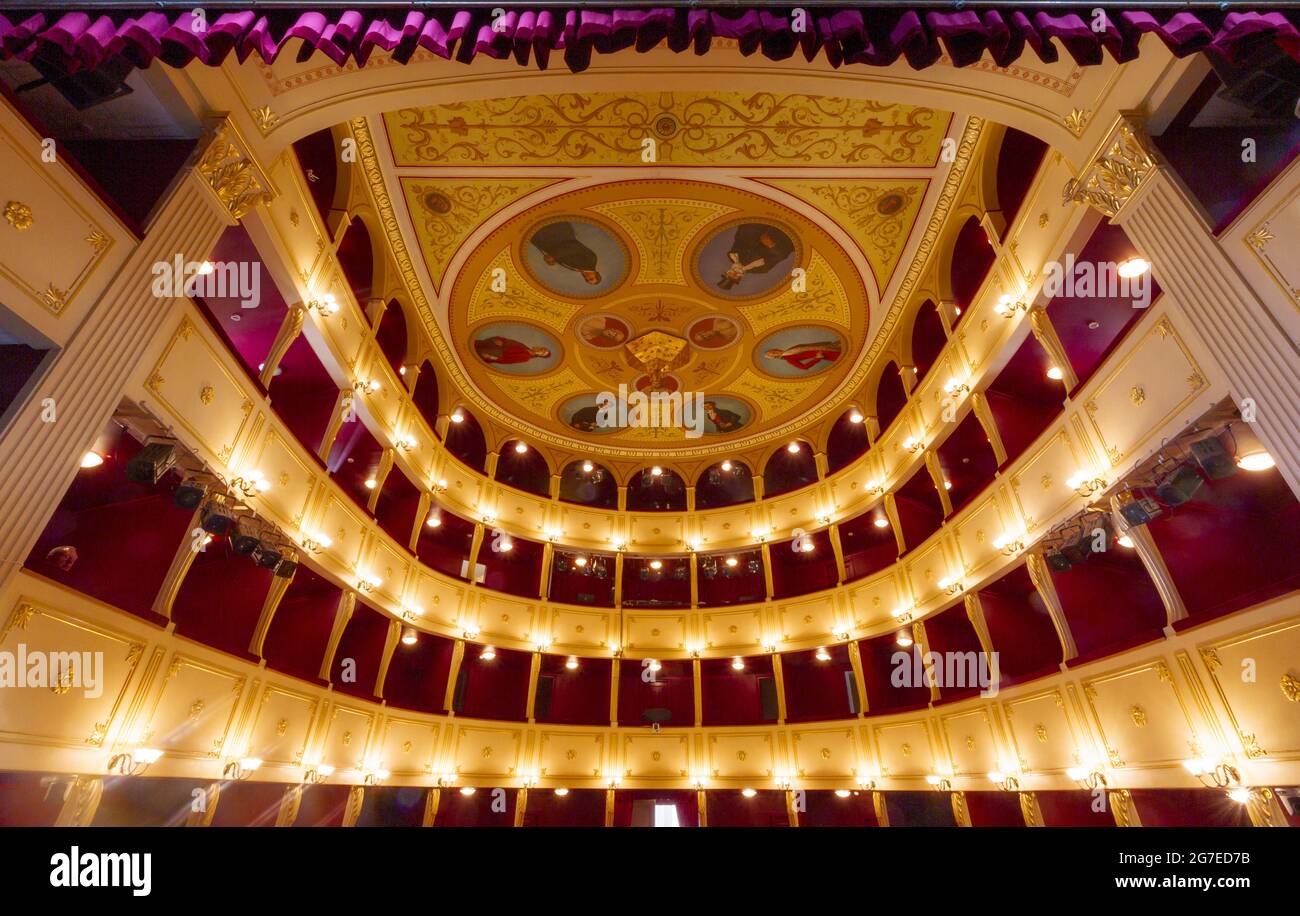 Apollo theatre interior hi-res stock photography and images - Alamy
