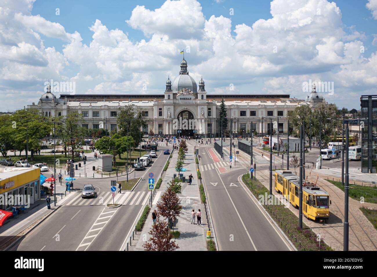 Lviv station train 2021 hi-res stock photography and images - Alamy