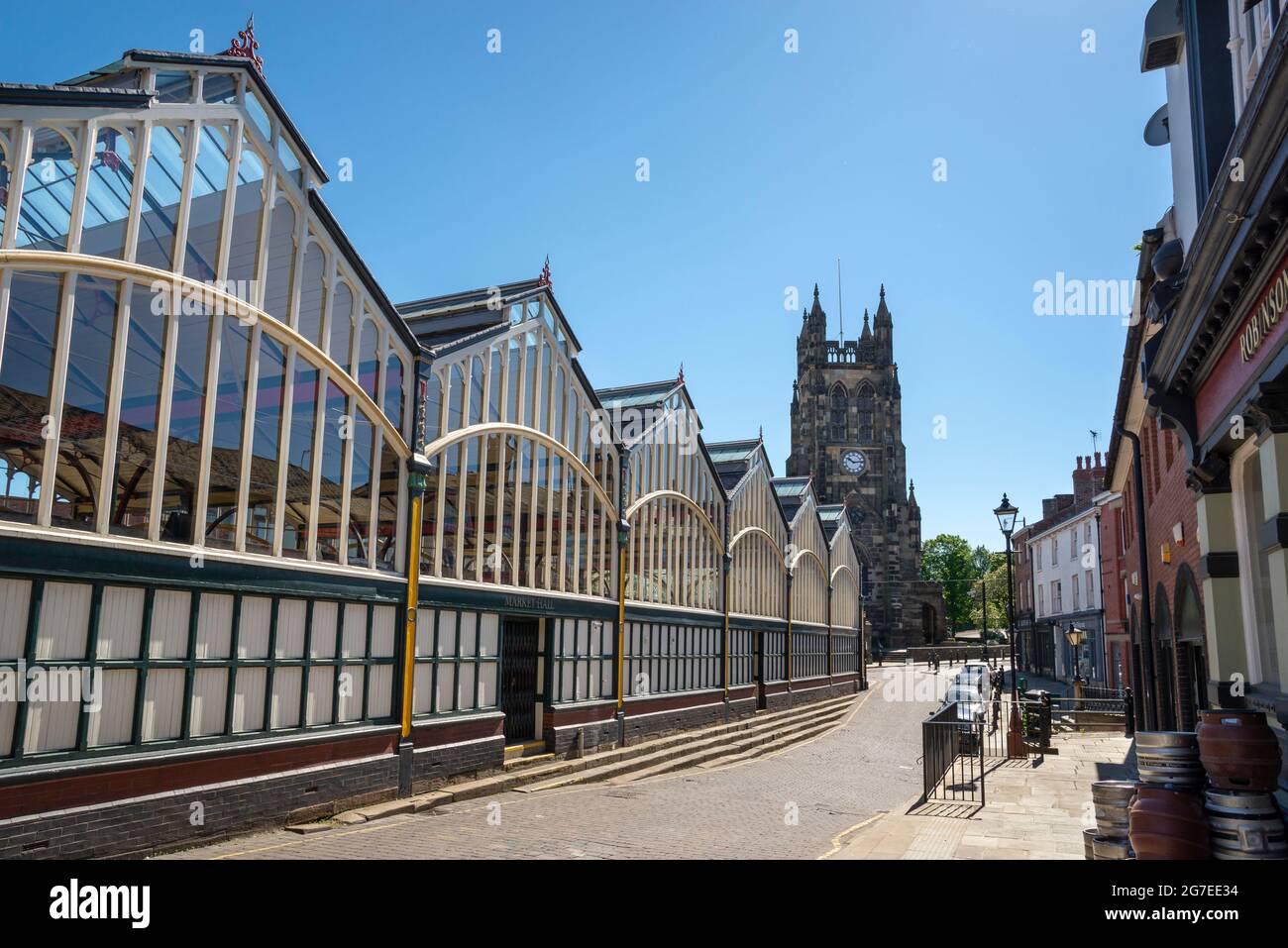 The old Victorian market hall and St Mary's church in the market place ...
