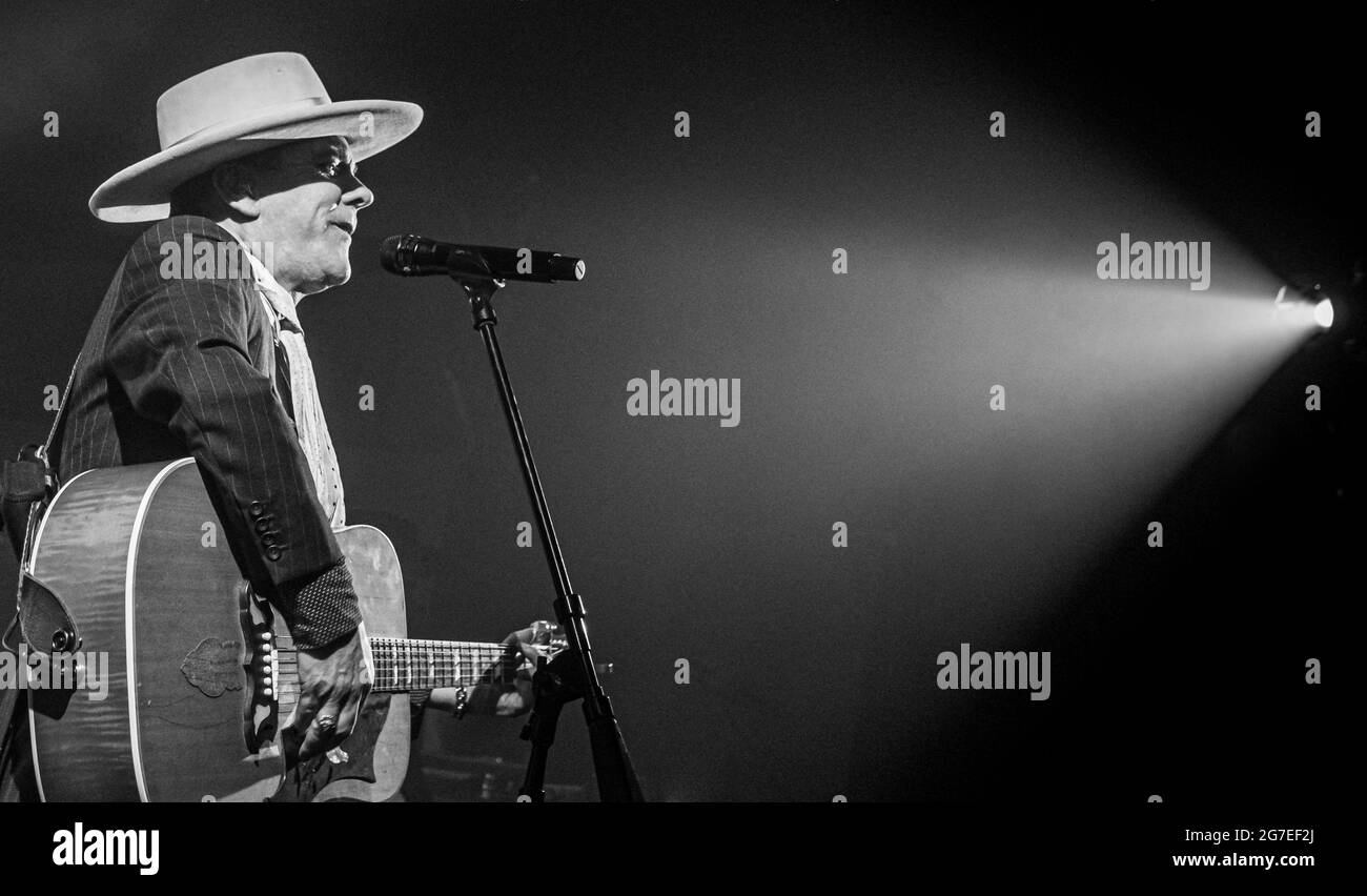 British-born Canadian actor, best known as Jack Bauer from 24; Kiefer ...