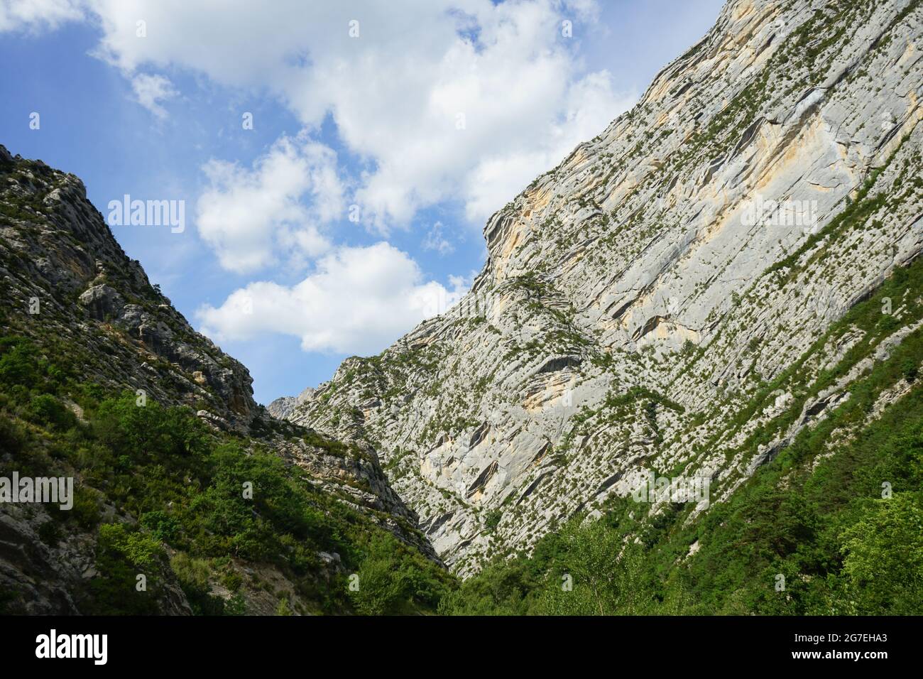 An overview of the Verdon mountains, France Stock Photo - Alamy