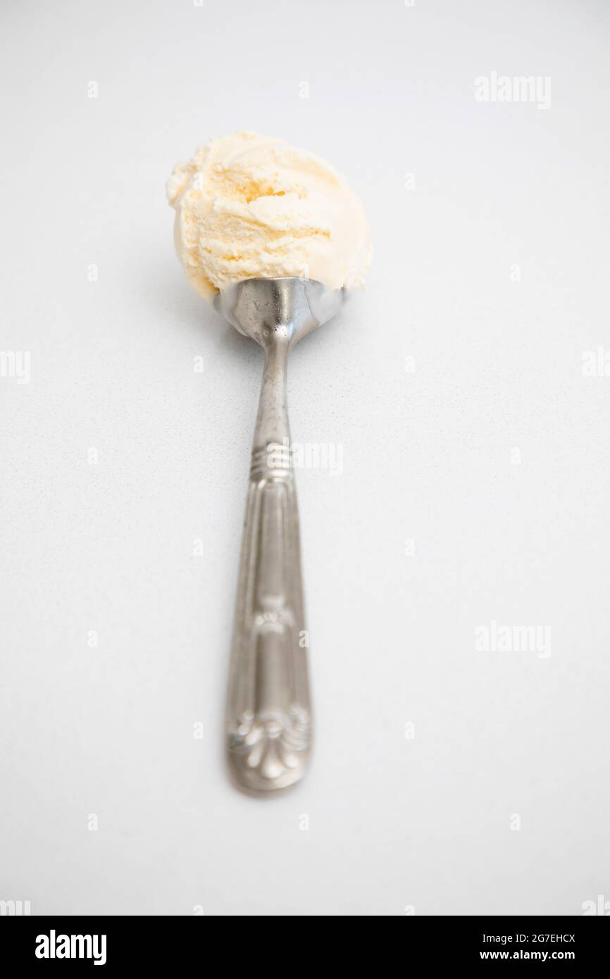 Single scoop of vanilla ice cream Stock Photo - Alamy
