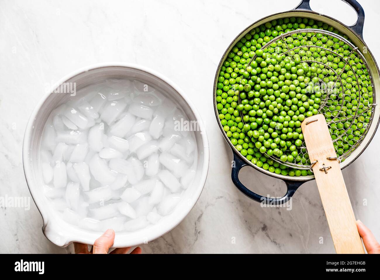 Blanched Green Peas, the preparation and process Stock Photo - Alamy