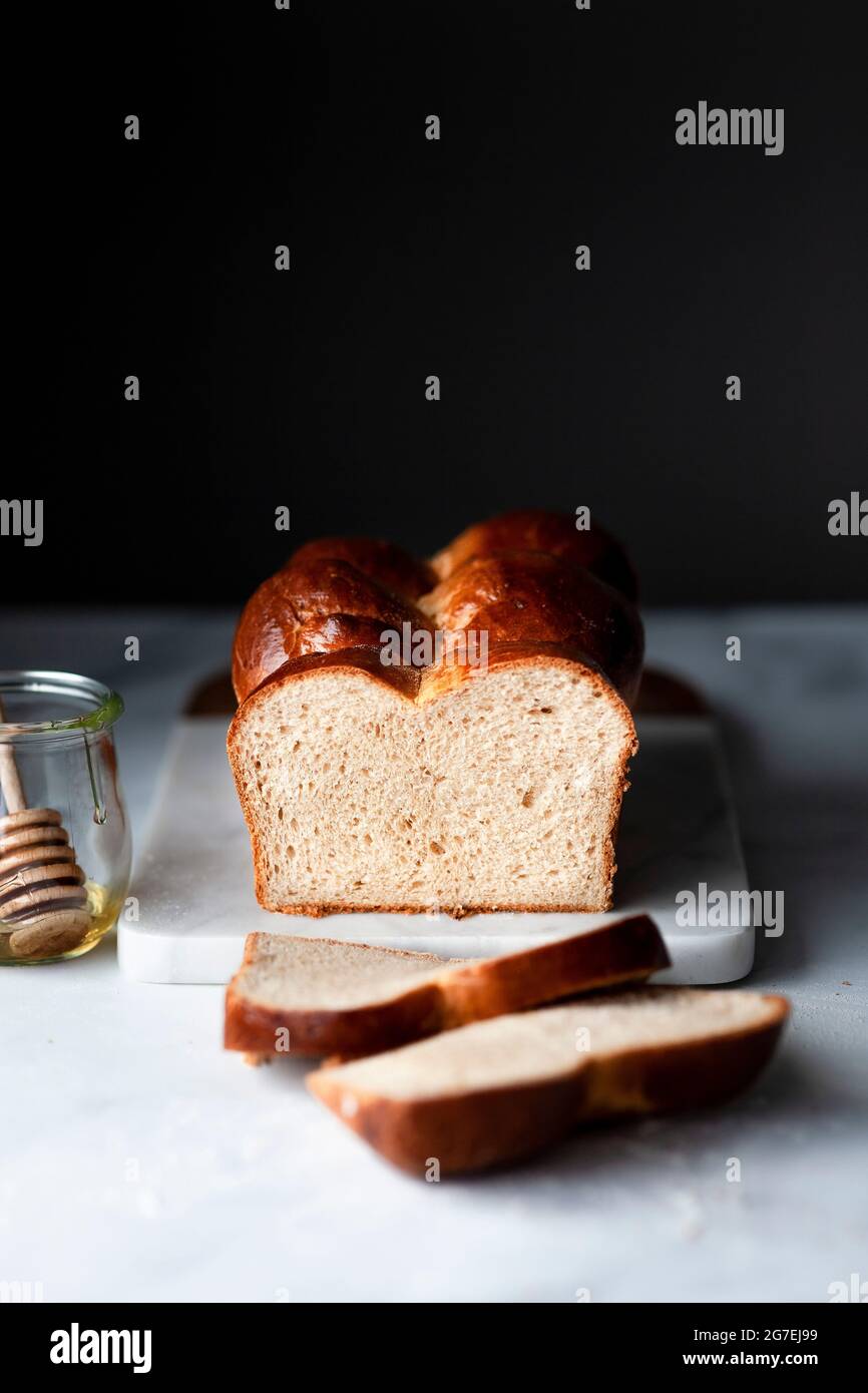A loaf of sliced brioche bread Stock Photo - Alamy